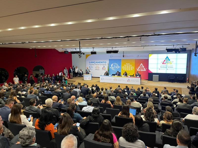 Com a presença de ministro, Marangoni lança três Frentes Parlamentares ...
