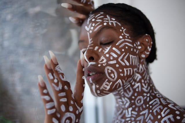 Rapper indígena Kaê Guajajara faz show gratuito no Sesc Thermas | O ...