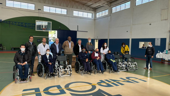 Lumen et Fides entrega 10 cadeiras de rodas e de banho para Unipode | O ...